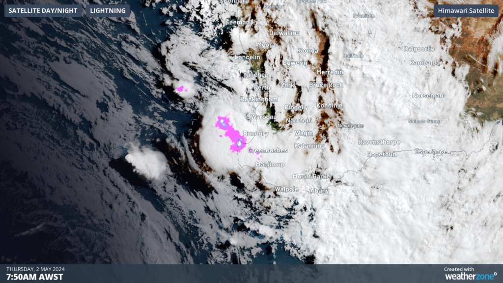 400km line of severe thunderstorms lashing southwest WA | DTN APAC