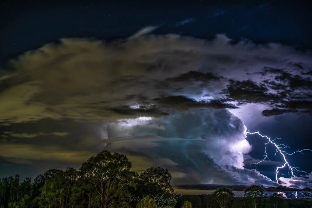 Giant hail and intense thunderstorms leaves 161,000 customers without power across southeast ...
